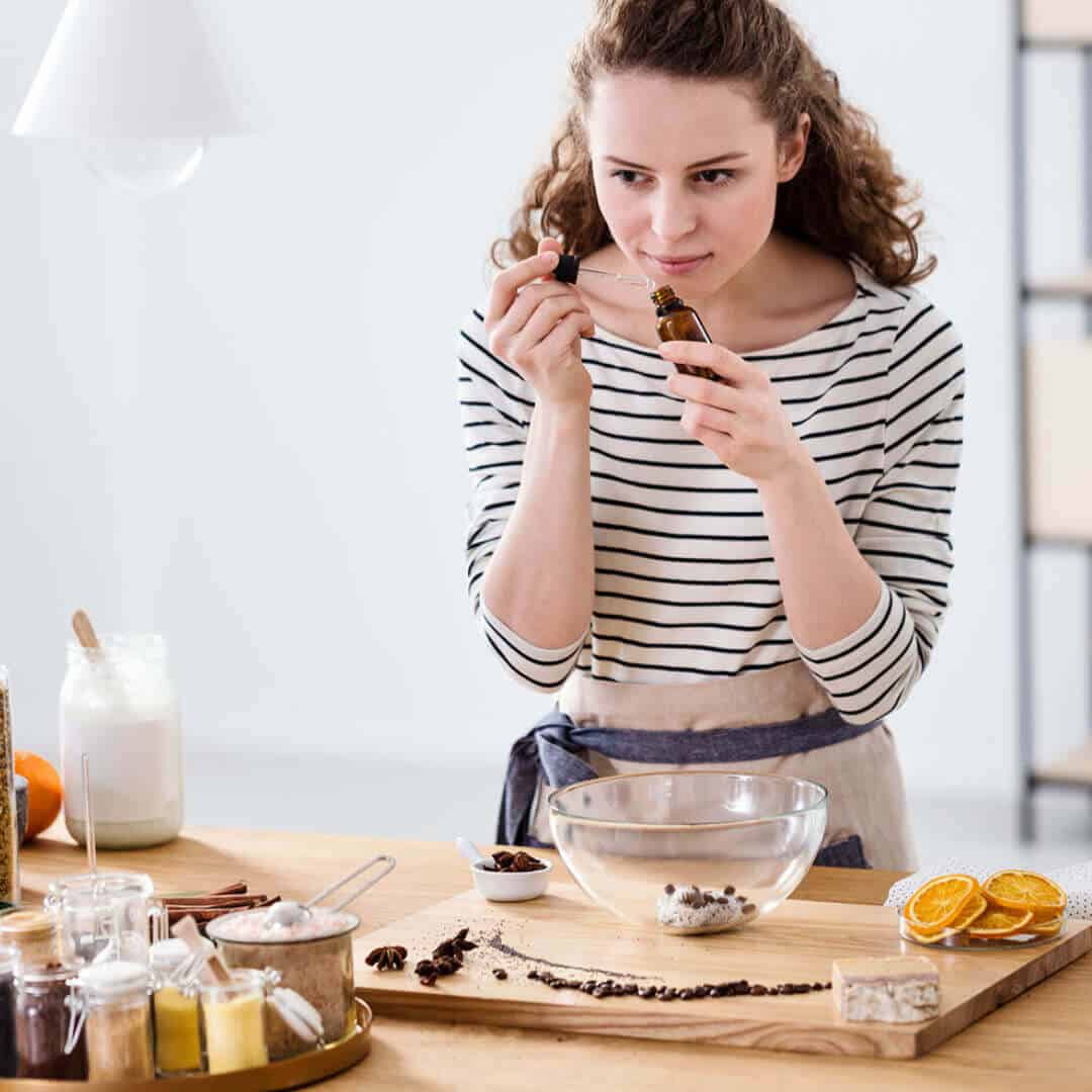 Guide To The Difference Between Essential Oils And Extracts - Reluctant ...